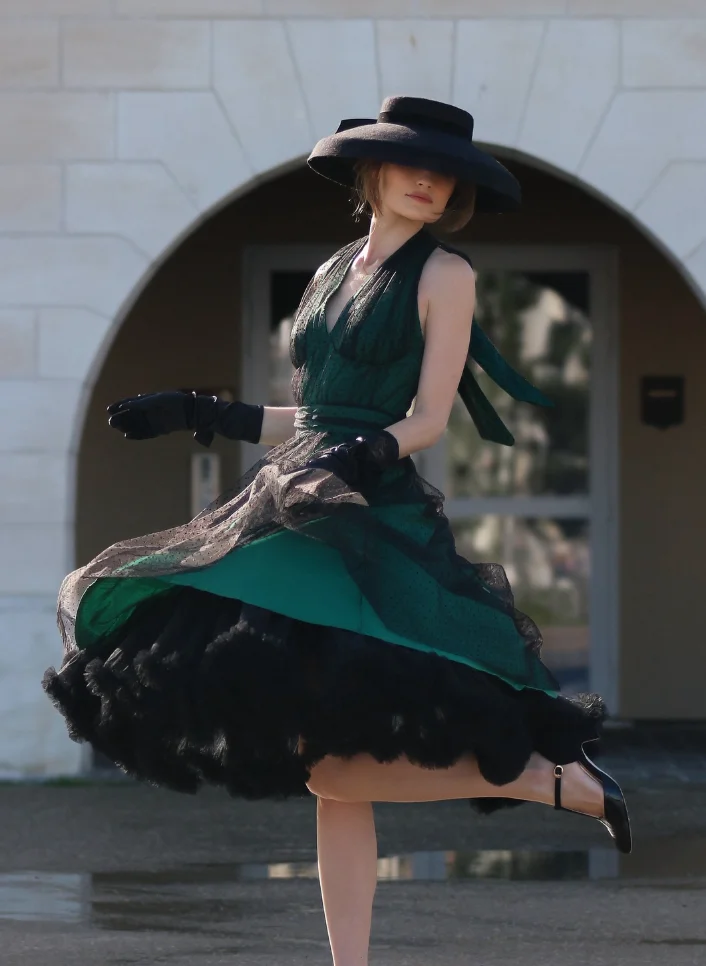 31+ Elegant Old Fashion Dresses to Channel Your Inner Royalty ...