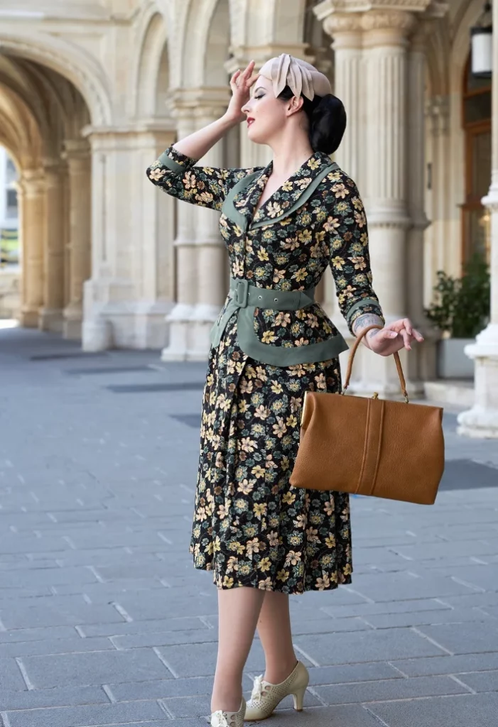 31+ Elegant Old Fashion Dresses to Channel Your Inner Royalty ...