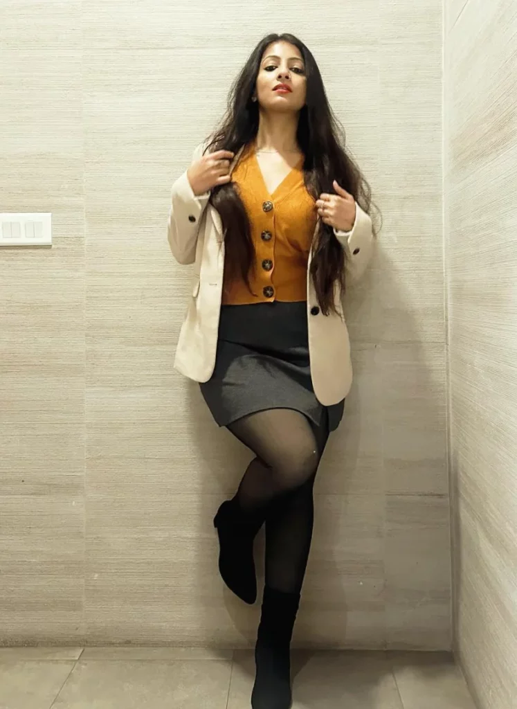 37+ Chic Secretary Outfits to Boost Your Confidence at Work - TheChicSavvy
