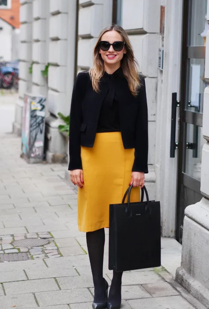 37+ Chic Secretary Outfits to Boost Your Confidence at Work - TheChicSavvy