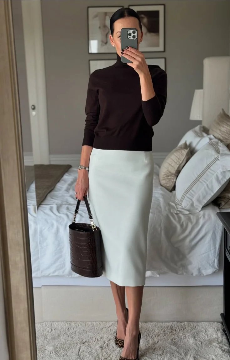 37+ Chic Secretary Outfits to Boost Your Confidence at Work - TheChicSavvy