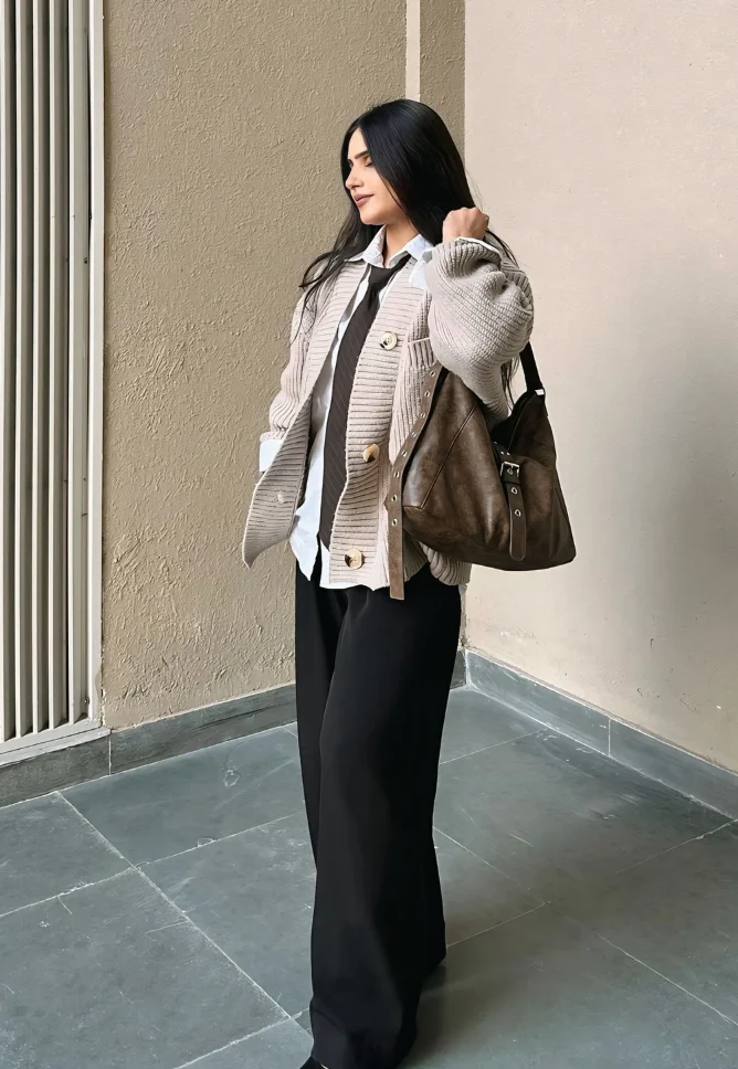 37+ Chic Secretary Outfits to Boost Your Confidence at Work - TheChicSavvy