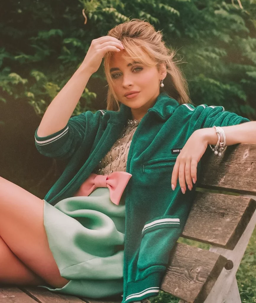 33+ Adorable Sabrina Carpenter Cute Outfit Combos You'll Love ...