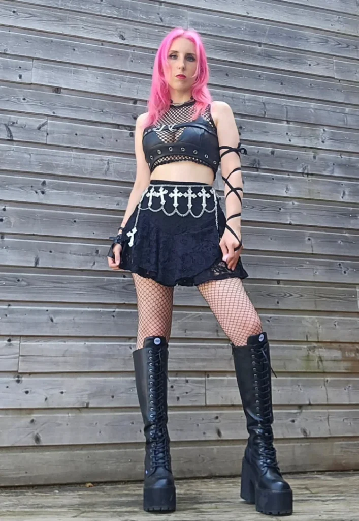 21+ Effortless Goth Outfits Ideas to Rock Everyday Dark Vibes ...